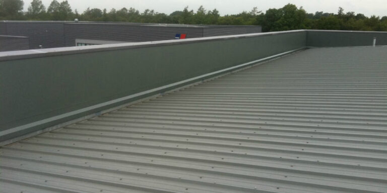 What Is a Parapet Roof? Types, Design Examples and Pros & Cons